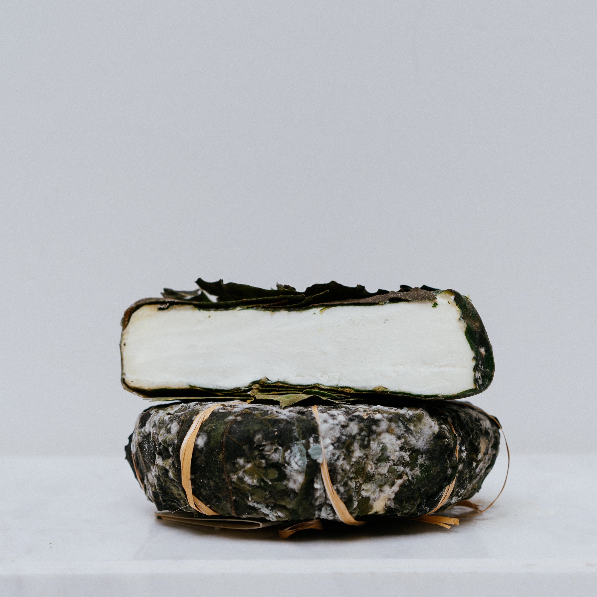 ROBIOLA IN FOGLIE – La Fromagerie